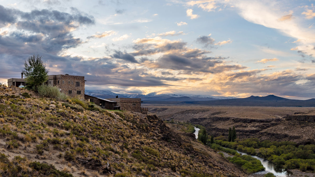 Rakin Lodge | Fly Water Travel